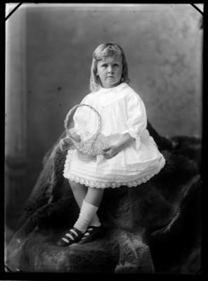 Everett, Gladys - Nelson Provincial Museum