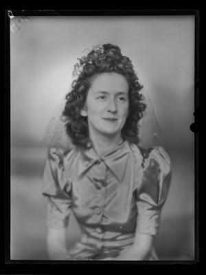 Pearless, woman - Nelson Provincial Museum