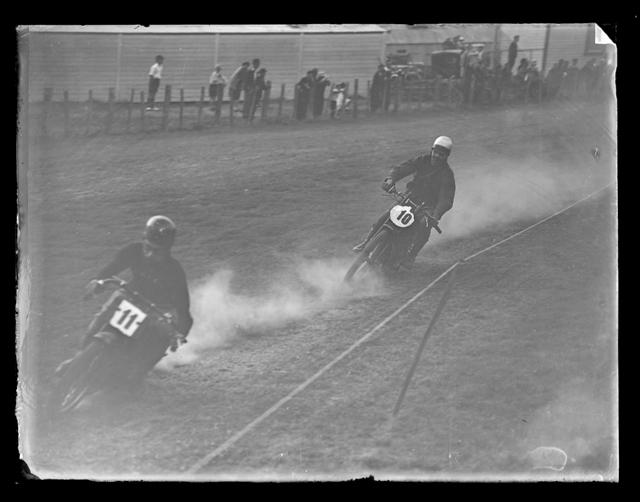 Motorcycle Racing, Richmond Showground, 1938 - Nelson Provincial Museum