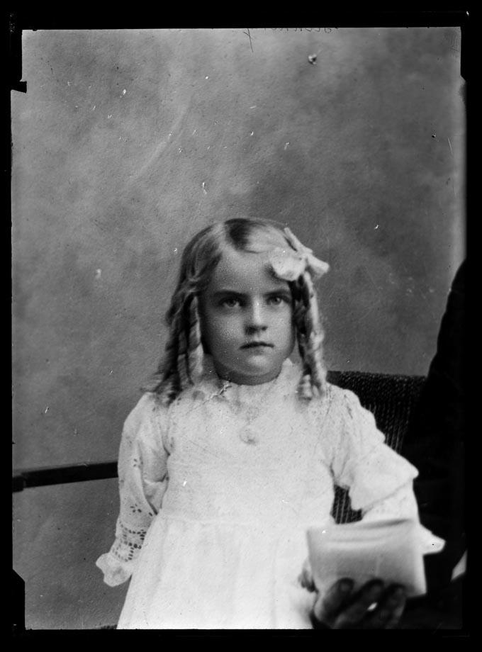 Kenning, girl - Nelson Provincial Museum