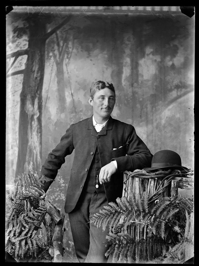 Sutton, Mr - Nelson Provincial Museum