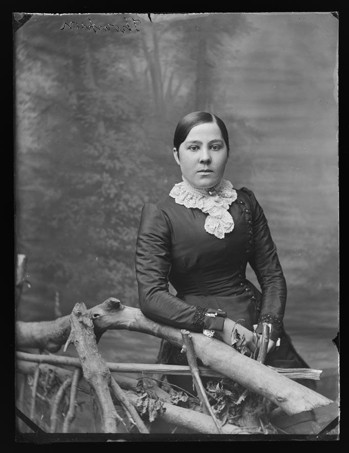 Thompson, Miss - Nelson Provincial Museum