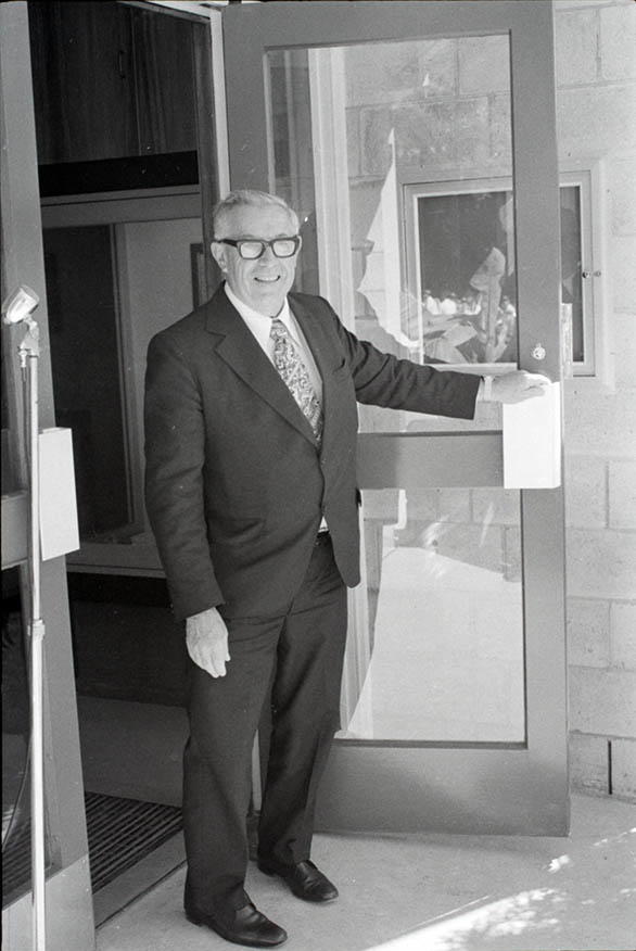 Official opening of Nelson Provincial Museum in Isel Park: Henry May ...