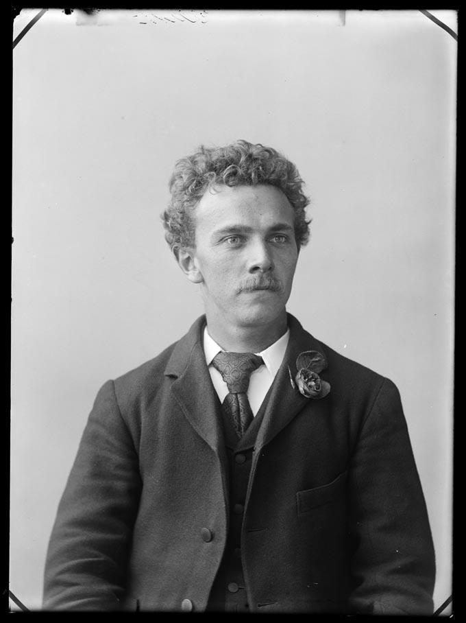 Elliot, Mr - Nelson Provincial Museum