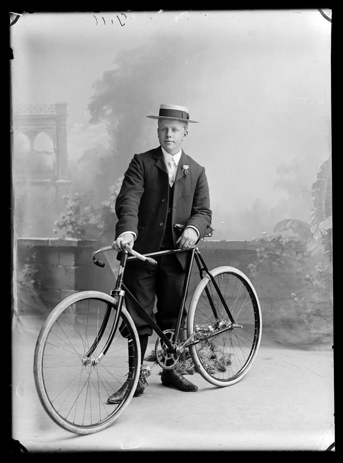 Gill, Mr - Nelson Provincial Museum