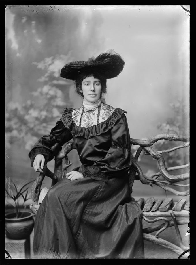 Higgins, Mrs - Nelson Provincial Museum