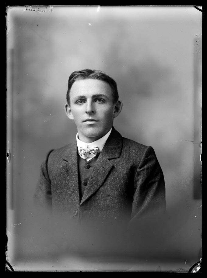 Ruffell, Mr - Nelson Provincial Museum