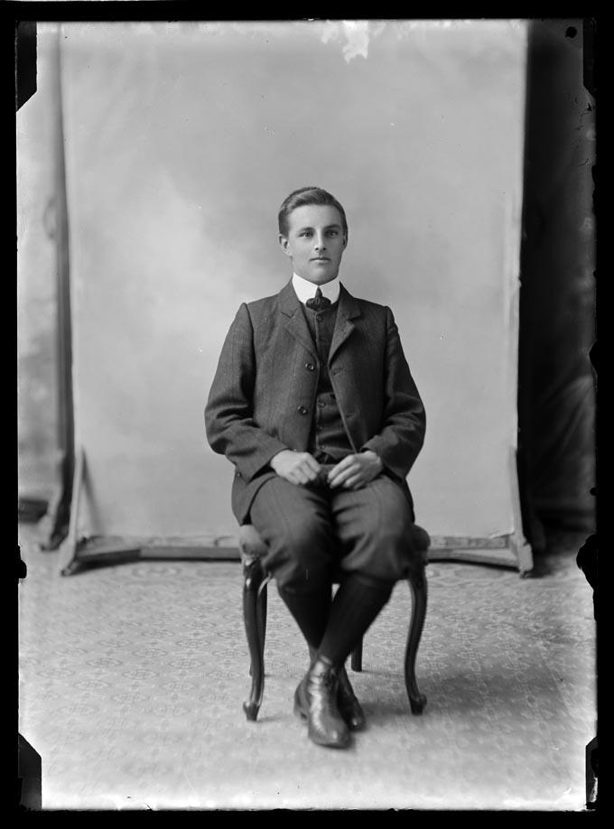 Cooke, Mr - Nelson Provincial Museum