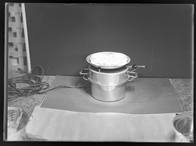 Monopoli, electric cooker - Nelson Provincial Museum