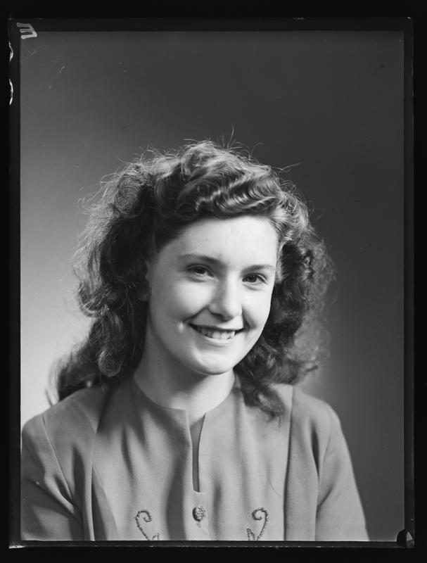 Hunter, Miss S - Nelson Provincial Museum